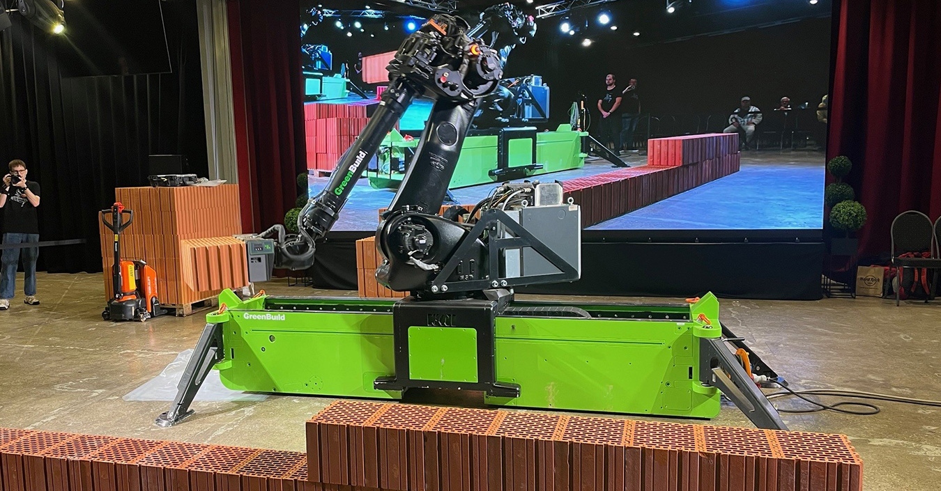 Magyarországon először volt látható a Wienerberger falazórobotja